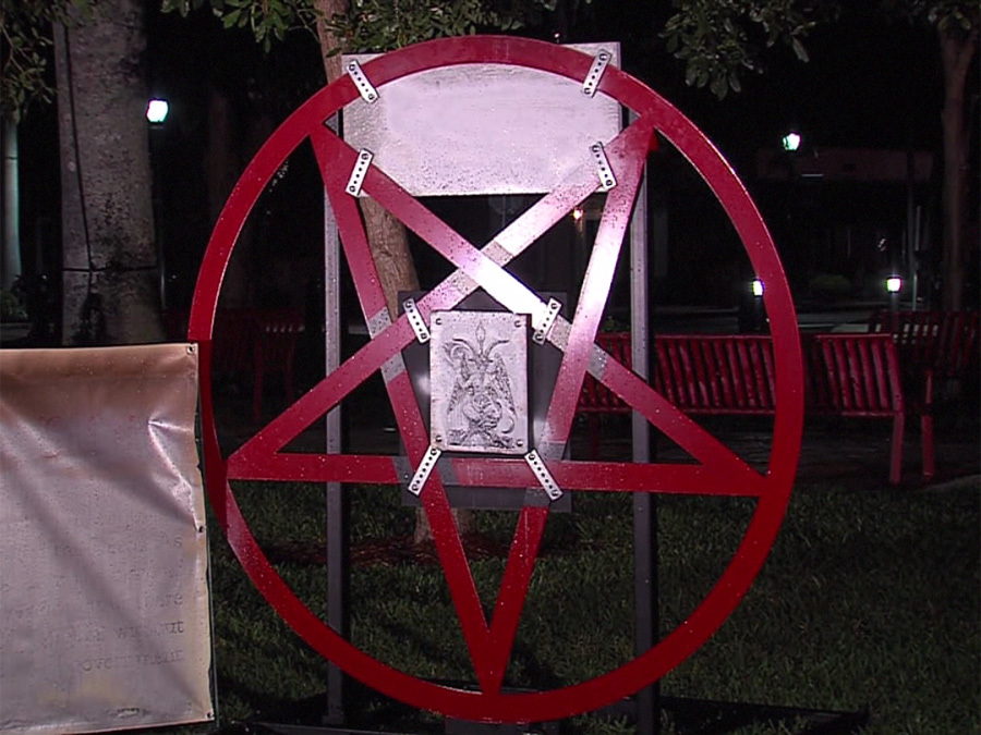 Satanic display causes controversy in Boca Raton - wptv.com