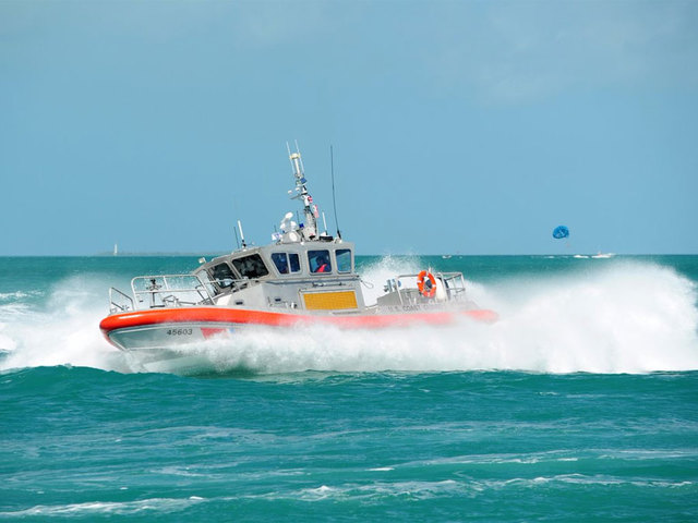 Coast Guard rescues 3 boaters off Stuart