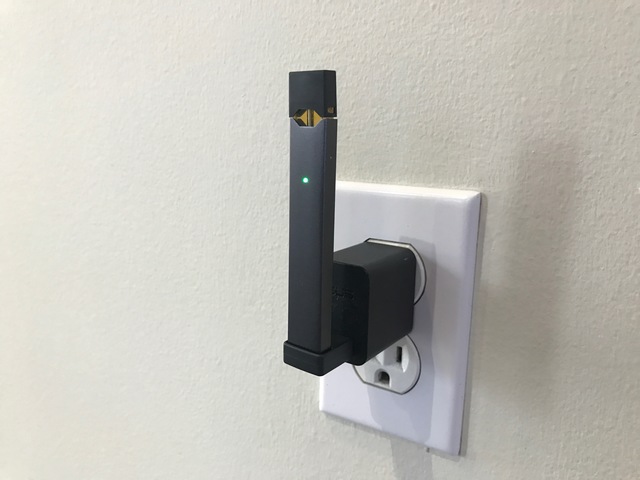 'Juul' e-cigarette that looks like USB stick being found at Palm Beach ...
